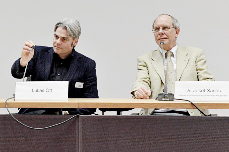 Politikforschung - Lukas Ott